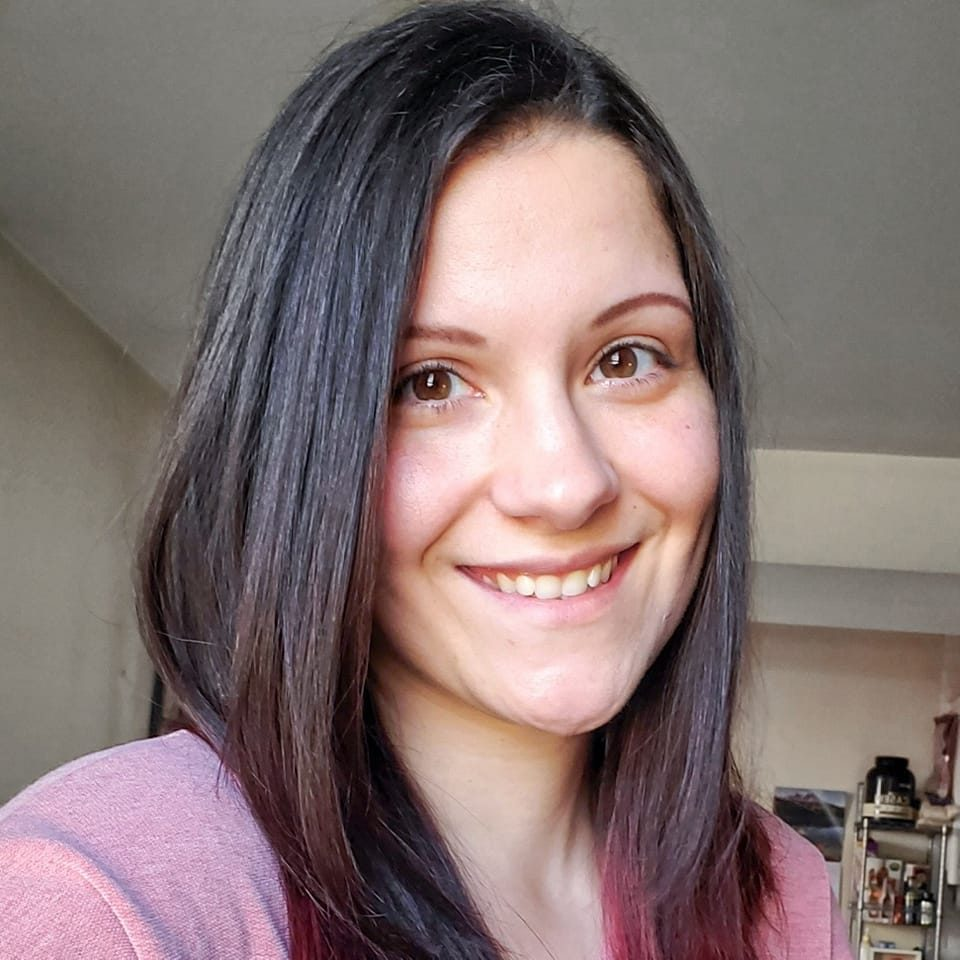 Holly Davis ~ Young Writer Award Judge | Page Turner Awards